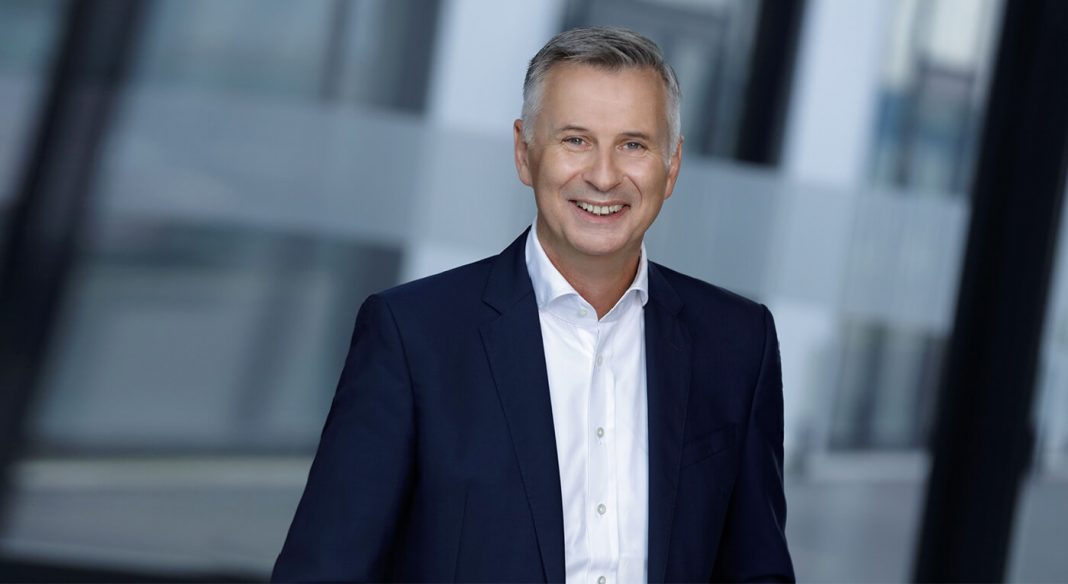 Der Zukunftsgestalter Prof. Dr. Robert Schmitt im Interview - karriereführer